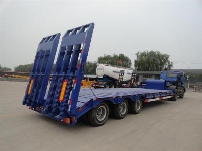 China Heavy Duty 3 Axles Low Bed Semi Trailer For Tracked Vehicles Customized for sale