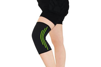 China Polyester + Spandex Compression Knee Brace For Exercise Relieve Pain for sale