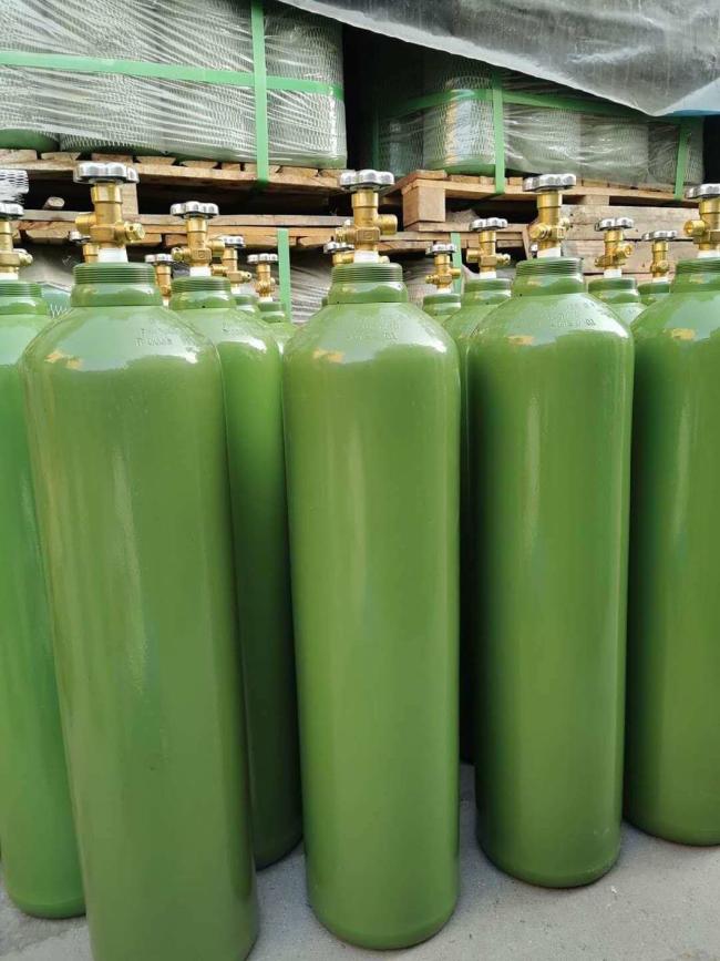 Aluminum and Steel Oxygen Cylinders and Tanks for Commercial and Industrial Use