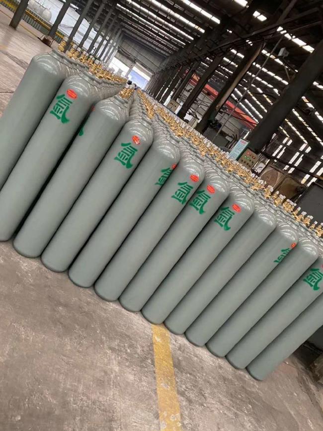 Aluminum and Steel Oxygen Cylinders and Tanks for Commercial and Industrial Use