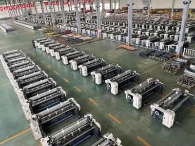 China Double Nozzle Shuttleless Textile Machinery Water Jet Loom With Crank Cam for sale