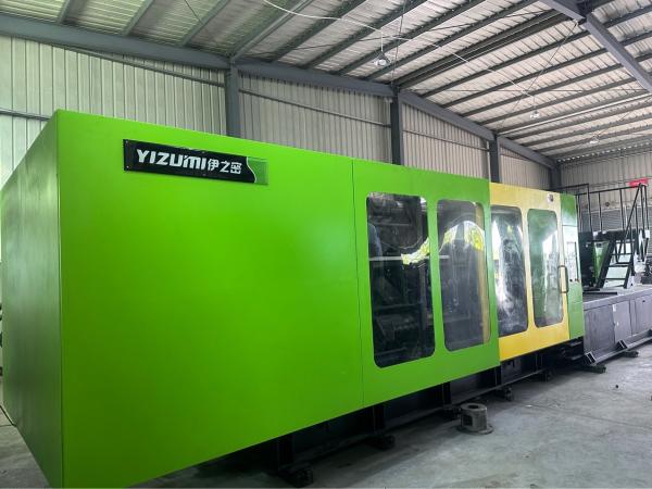 Quality Used YIZUMI 800T Servo Hydraulic Injection Molding Machine in 75% New Condition for Large Plastic Products for sale