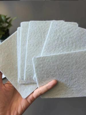 Китай Белая композитная геомембрана - предпочтительный материал для защиты от просачивания в проектах по охране окружающей среды и воды продается