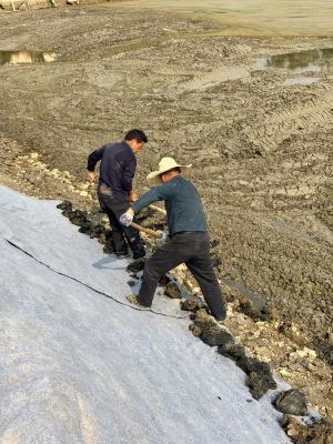 Cina Copertura infusa di cemento: arrotolare. bagnare. fatto. sottotitolo: calcestruzzo istantaneo senza mescolare, versare o aspettare. in vendita