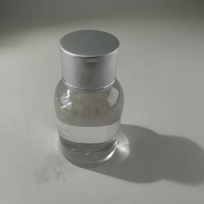 Cina Halal Cosmetici Olio minerale 8042 47 5 Numero Cas Buona stabilità in vendita
