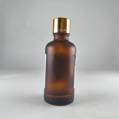 Cina Rosmarinus Officinalis Olio di foglia di rosmarino CAS 8000-25-7 Liquido oleoso giallo in vendita