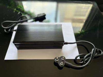 중국 600W 16S 48V 51.2V LiFePO4 배터리 충전기 DC 57.6V 58.4V 8A 9A 10A 전기 삼륜차 오토바이 리튬 배터리 충전용 판매용