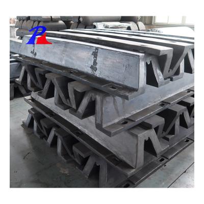 Cina Fenders di gomma di tipo V per navi da guerra Acceptabile materiale OEM/ODM Gomma naturale in vendita