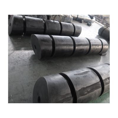 Cina Materiali di gomma naturale ed EPDM Black Marine Tugboat Pneumatic Fender per la protezione del molo in vendita