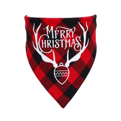 Cina Il modello del poliestere ha personalizzato la bandana di raffreddamento del cane del triangolo della bandana dell'animale domestico in vendita