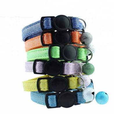 Cina Collare gonfiabile del gatto dell'animale domestico dell'unità di elaborazione dei collari staccati di addestramento con Bling Bell in vendita