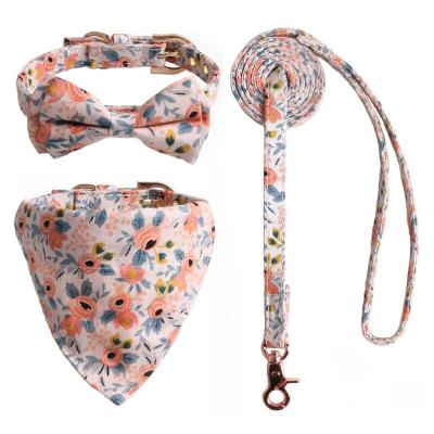 Cina luxurious Collars Triangular Scarves Leashes Dog Sets in vendita