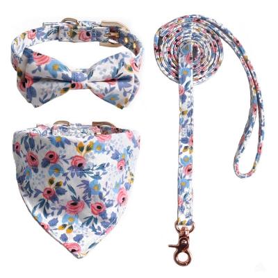 Cina luxurious Collars Triangular Scarves Leashes Dog Sets in vendita