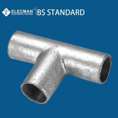 Cina T elettrico del condotto della ghisa malleabile di BS4568 20mm-25mm un tipo da 90 gradi in vendita