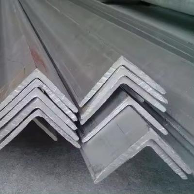Chine Ms Angles d'acier pour une surface plate en acier doux ASTM 572 Gr50 Poids léger 50*50*6 à vendre