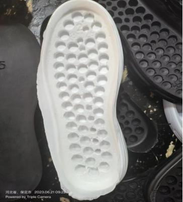 High dilution water based polyurethane foam