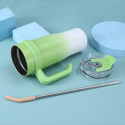 Cina Tazza di caffè isolata in acciaio inossidabile da 40 oz con paglia e coperchio per utensili da ufficio in vendita