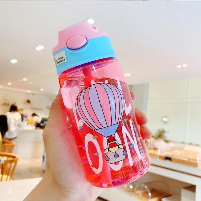Cina 16oz Studente Carino Portabile Bottiglia d'acqua di plastica impermeabile con paglia e silicone PP in vendita