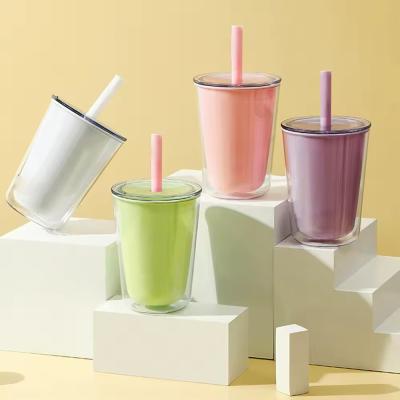 Cina TOUR Bottiglia di acqua portatile di plastica a doppia parete con tazza di bevande di grande capacità in vendita