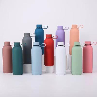 Cina Bottiglia d'acqua isolante in acciaio inossidabile 304 a doppia parete priva di BPA per tazze da viaggio per palestra in vendita
