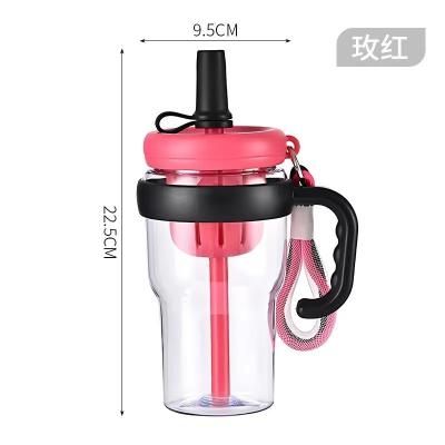Cina Bottiglia di plastica da 680 ml Bottina per sport all'aperto Bottina per succo portatile per viaggi all'aperto in vendita