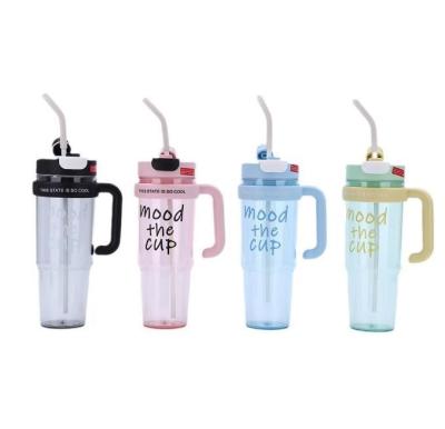 Cina Coppa d'acqua in plastica da 900 ml con funzione spray in vendita