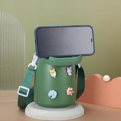 China Cartoon Design 800 ml roestvrij staal koffie reis vacuüm fles beker met riem en stro Te koop