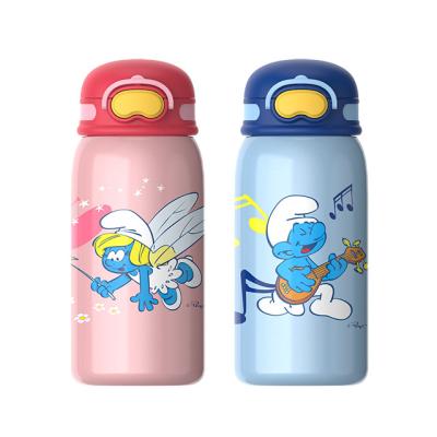 China Gepersonaliseerd Hou warm en koud Sportwaterflesje voor kinderen met een riemdeksel 550 ml capaciteit Te koop