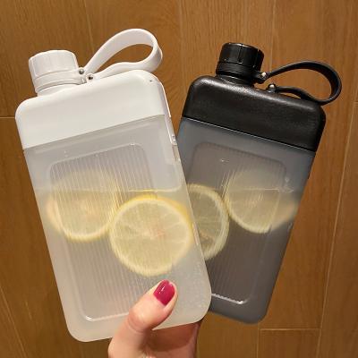 China 450 ml livre de BPA Portavel Quadrado PP plástico garrafa de suco desportivo com tampa padrão personalizado à venda