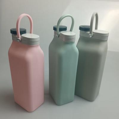 China Foldable Silicone Collapsible Water Bottle with Straw Customized Color Acceptable for sale