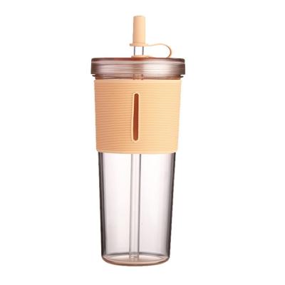 China Custom Logo Plastik-Tumbler 700ml tragbare undicht wiederverwendbare Tassen für Kaffee-Tee-Wasser zu verkaufen