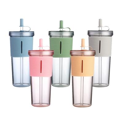China Custom Logo Plastik-Tumbler 700ml tragbare undicht wiederverwendbare Tassen für Kaffee-Tee-Wasser zu verkaufen