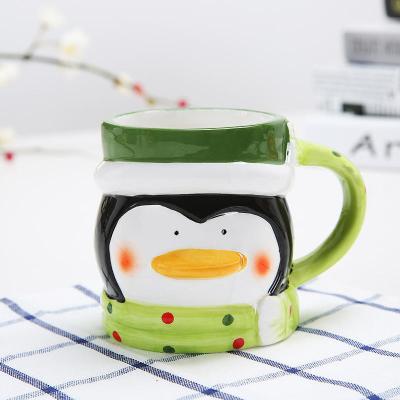 Cina Tazza di ceramica natalizia personalizzata con disegno 3D di Babbo Natale in stile cartone animato e colore personalizzato in vendita