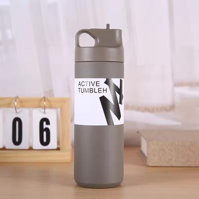 Chine Logo personnalisé 550 ml bouteille d'eau en acier inoxydable Thermos sous vide Coupe créative pour le sport à vendre