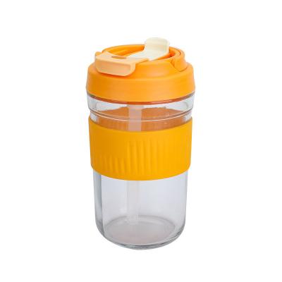 China 400ml/550ml Portable Coffee Cups Reusable Coffee Mug with Lid and Straw 2024 Design for sale