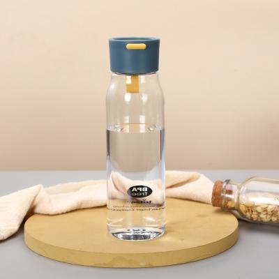 Cina Moderno stile di design portabile tazza d'acqua a prova di perdite con cordone per attività all' aperto in vendita