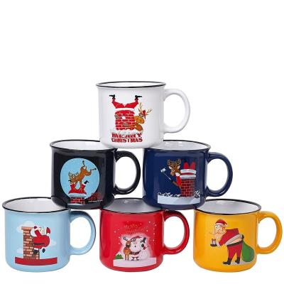 Cina Tazza d'acqua natalizia in ceramica a prova di cadute da 14 oz con maniglia per il latte e i biscotti di Babbo Natale. in vendita