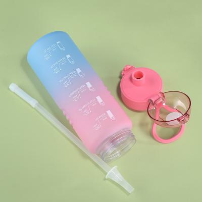 China Manténgase hidratado en cualquier momento con este vaso de agua de gran capacidad de 1000 ml de color gradiente en venta