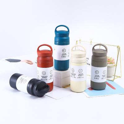 Cina Tazze isolanti in acciaio 500 ml Flasca a vuoto Tumbler Tazza da viaggio per sport Bottiglia d'acqua in vendita