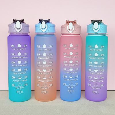 Cina PC Materiale Diretto 30 oz Colorate cannucce per sport all'aperto Bottiglie d'acqua con timbro in vendita