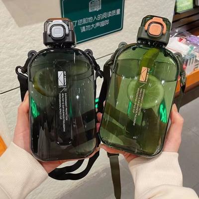 中国 750ml 方形 清水ボトル 携帯用 BPA のない 移動中の水分補給に最適 販売のため