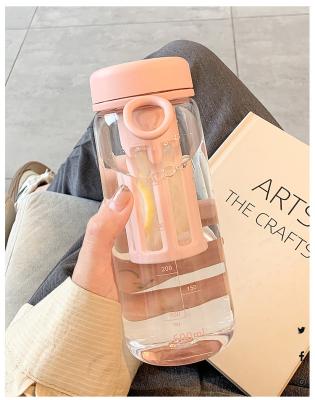 China 450ml/600ml PC Plastic Cup Leak Proof Custom Logo Sports Water Bottle With Tea Strainer for sale