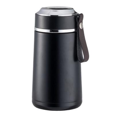 Chine 350 ml Capacité 304 bouteille d'eau en acier inoxydable Cuve à vide avec poignée de corde Donner un échantillon à vendre