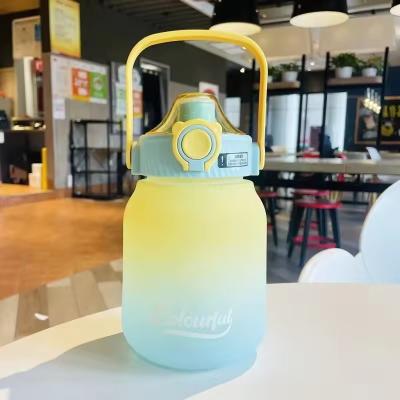 중국 미니멀리즘 디자인 스타일 1100ml 1300ml PC 플라스틱 음료병 사용자 지정 로고 판매용