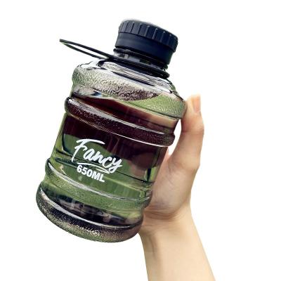 Cina Fornitura diretta Sport Plastico Colorato Acqua da bere Bottiglie Occasione Campeggio per bambini in vendita