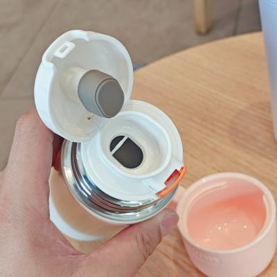 Cina Flasche di vuoto a colori personalizzate 500 ml di Acciaio Inossidabile Tazza Termo Isolata con Capo in vendita