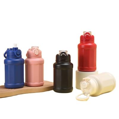 Chine Meilleur bouteille d'eau de sport en acier inoxydable isolée à double paroi de 1000 ml pour adultes à vendre