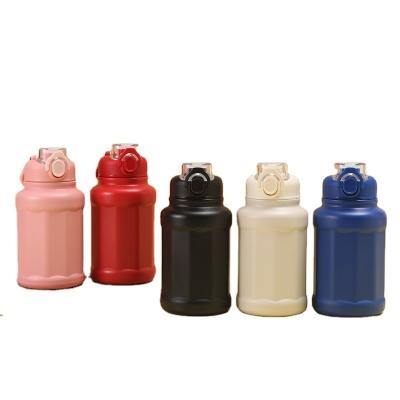 Chine Bouteille d'eau de sport en plein air en acier inoxydable avec paille Grande capacité 1000ml Logo personnalisé à vendre