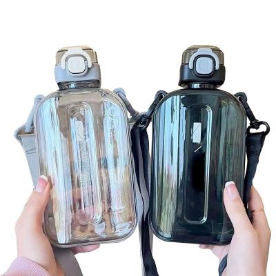 Cina Confortevole e personalizzabile Disegno attraente Bottiglia d'acqua sportiva senza BPA 750ml in vendita