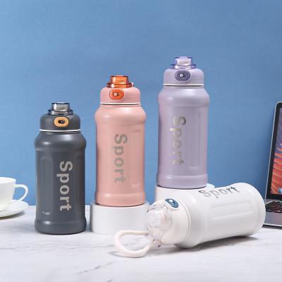 Chine 850ml Capacité Bouteilles en acier inoxydable à logo personnalisé pour l'eau de randonnée sportive isolée à vendre